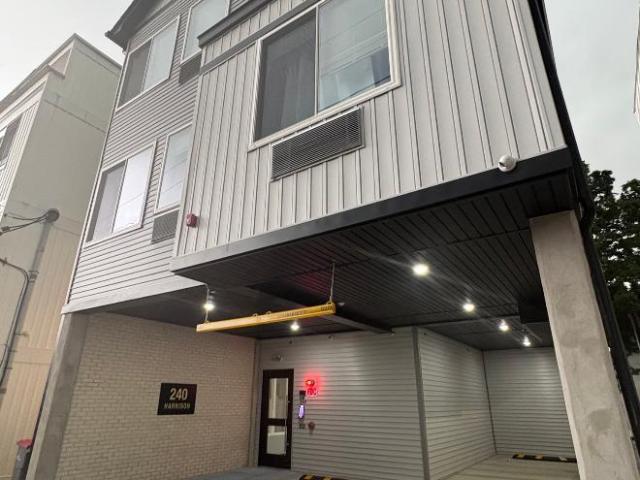 1 Br, 1 bath, Condo 242 Harrison St