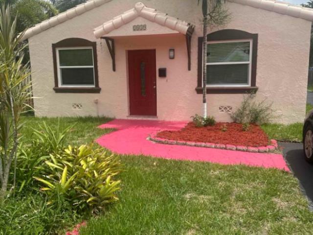 1 Br, 1 bath, Condo 2439 Fillmore Street
