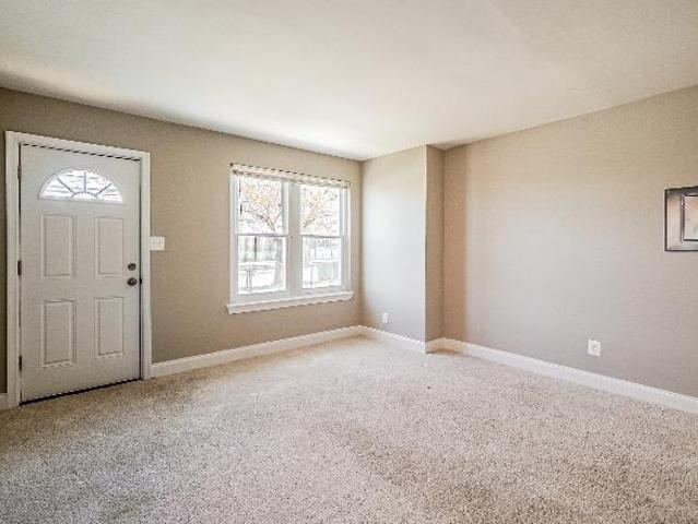 1 Br, 1 bath, Condo 2439 25th St SE
