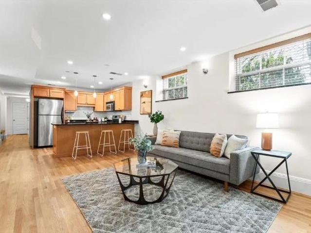 1 Br, 1 bath, Condo 245 Beacon St