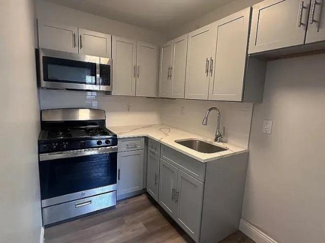 1 Br, 1 bath, Condo 247 S Kinderkamack Rd