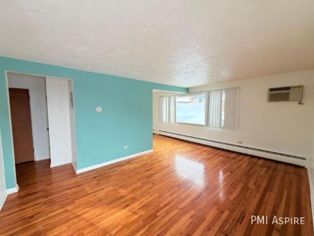 1 Br, 1 bath, Condo 24 S Pennsylvania St