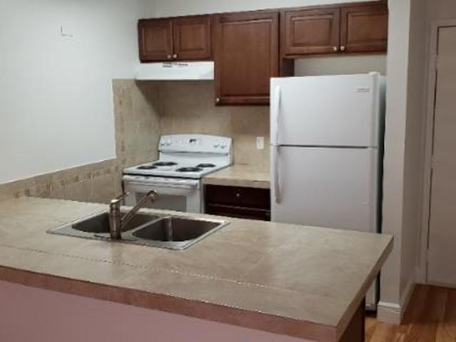1 Br, 1 bath, Condo 2501 Riverside Dr