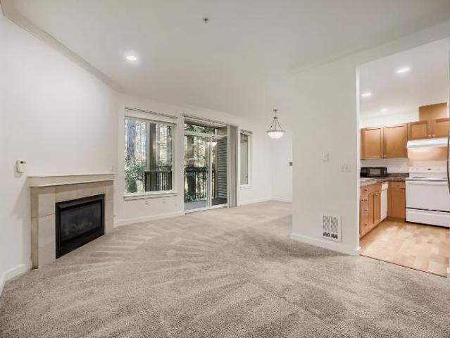 1 Br, 1 bath, Condo 25025 SE Klahanie Blvd