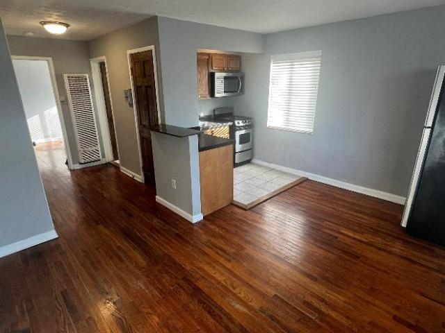 1 Br, 1 bath, Condo 2519 Indianola Avenue