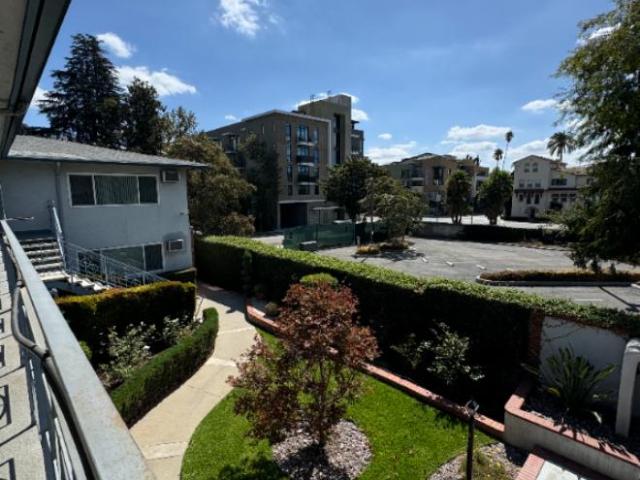 1 Br, 1 bath, Condo 251 N El Molino Ave