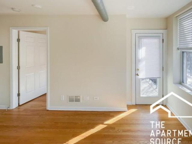 1 Br, 1 bath, Condo 2520 West Leland Ave