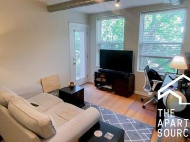 1 Br, 1 bath, Condo 2520 West Leland Ave