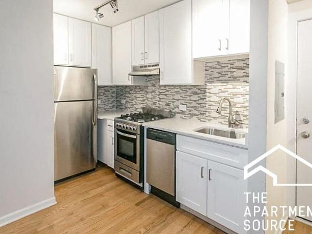 1 Br, 1 bath, Condo 2520 West Leland Ave