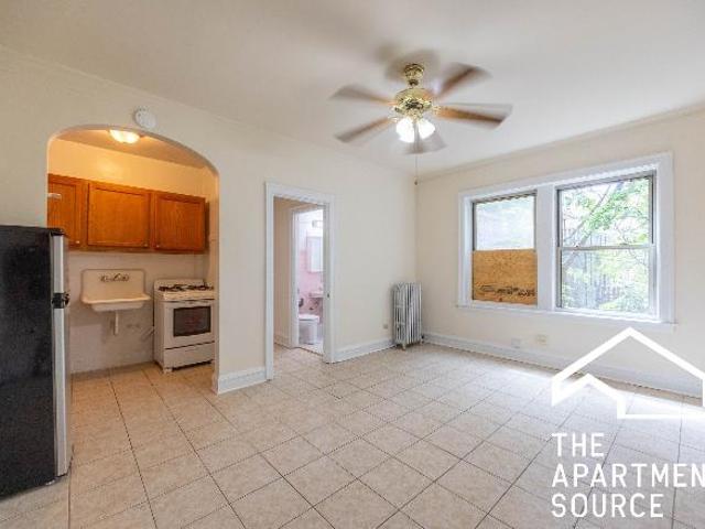 1 Br, 1 bath, Condo 2536 N Sawyer Ave
