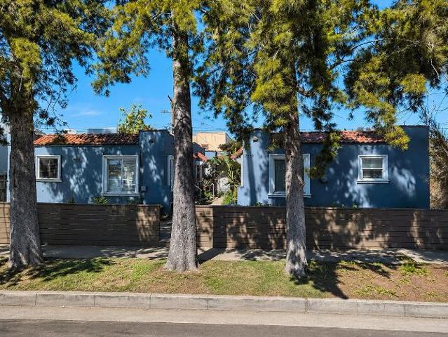 1 Br, 1 bath, Condo 2533 1/2 Hillcrest