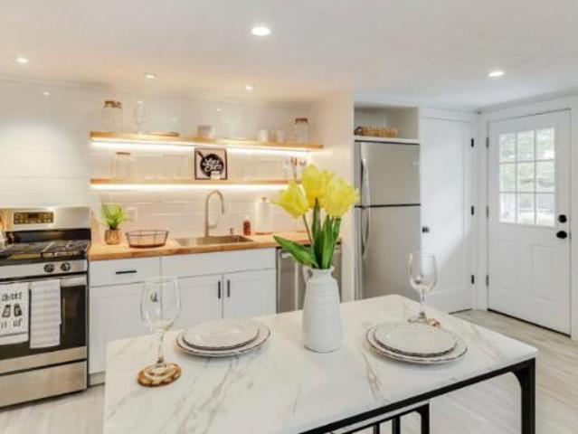 1 Br, 1 bath, Condo 253 Main Street