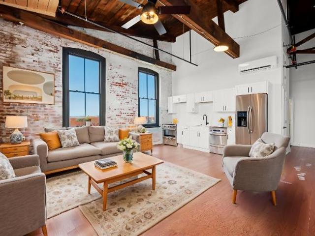 1 Br, 1 bath, Condo 2547 N Hancock St