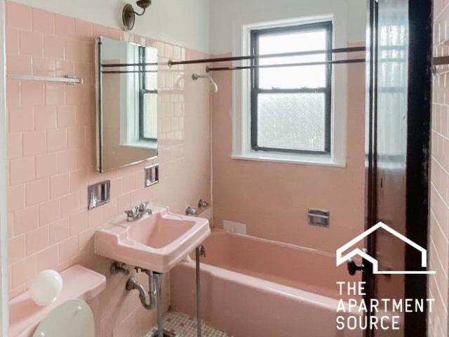 1 Br, 1 bath, Condo 2542 West Summerdale Ave