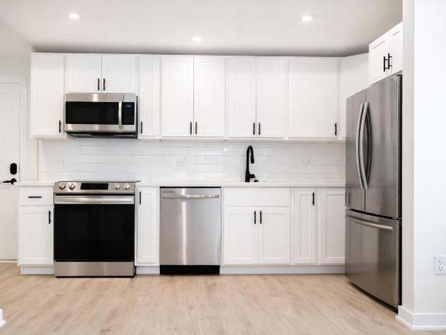 1 Br, 1 bath, Condo 2552 Cecil B Moore Ave