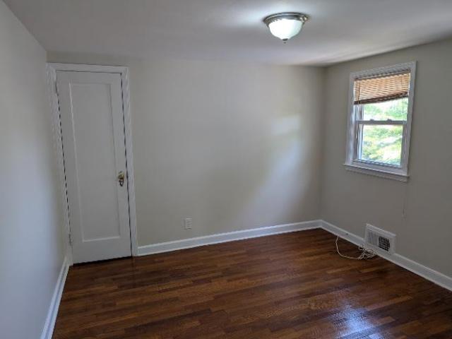 1 Br, 1 bath, Condo 2563 Hawthorne Ave