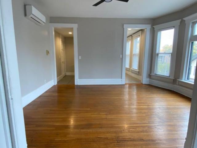 1 Br, 1 bath, Condo 259 W 4th Ave