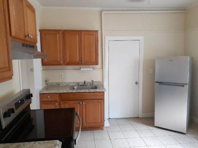 1 Br, 1 bath, Condo 25 Wellington Ave