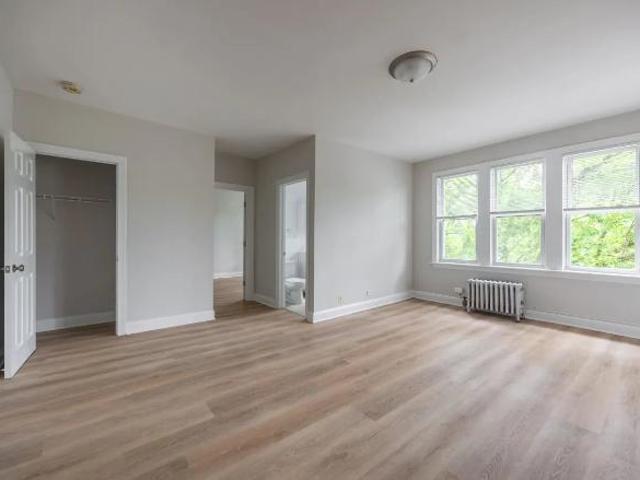 1 Br, 1 bath, Condo 2600 North Kimball Avenue
