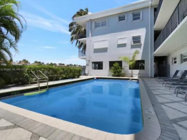 1 Br, 1 bath, Condo 2600 S Ocean Dr