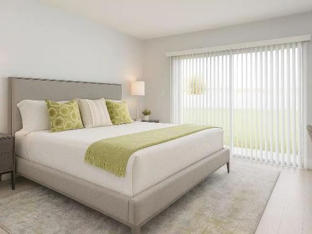 1 Br, 1 bath, Condo 2601 NW 207th St