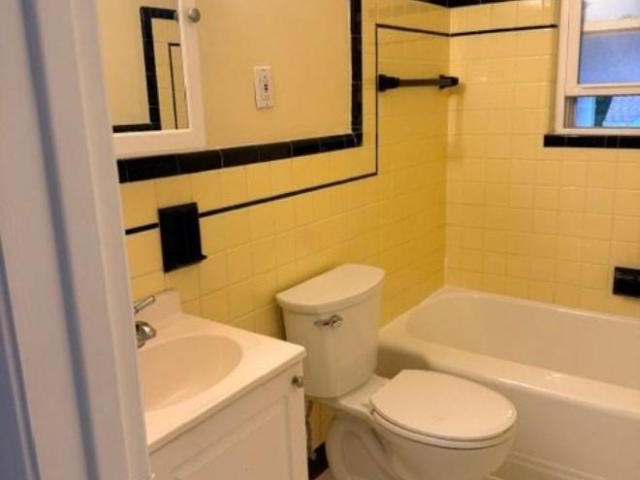 1 Br, 1 bath, Condo 2601 Oneil Blvd