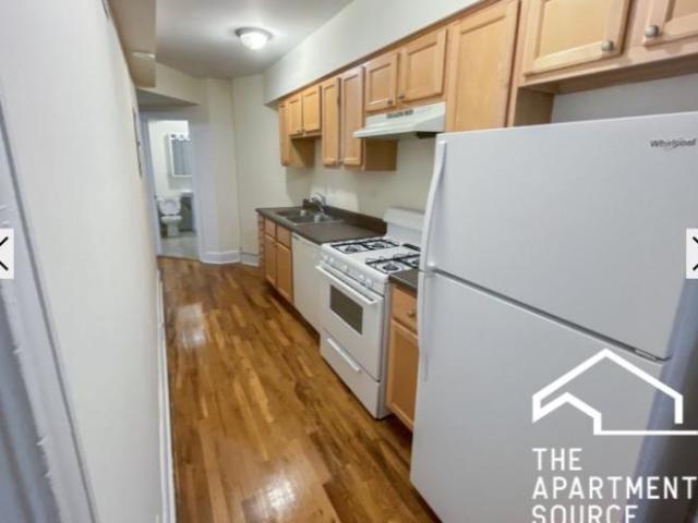 1 Br, 1 bath, Condo 2612 N Racine Ave