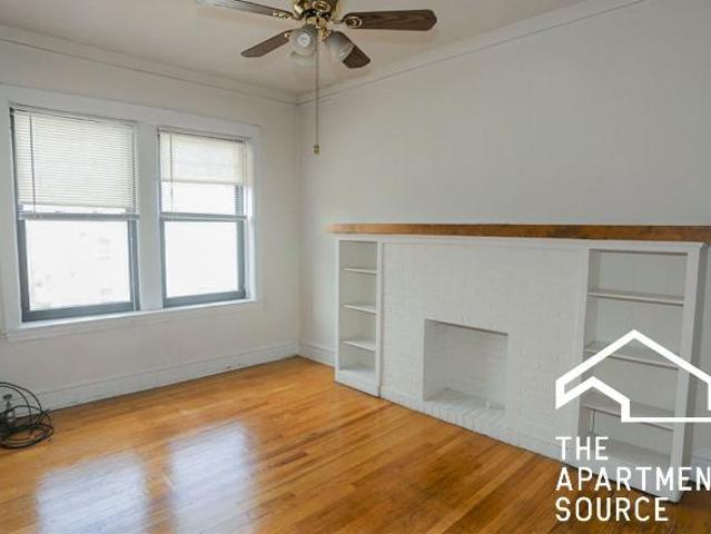 1 Br, 1 bath, Condo 2612 West Gunnison St
