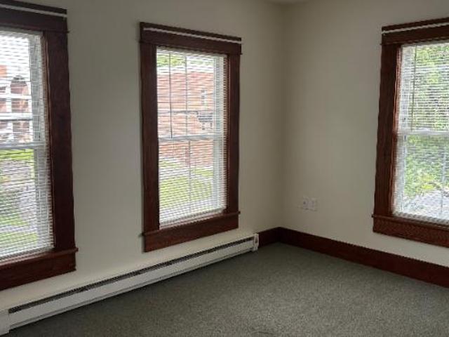 1 Br, 1 bath, Condo 261 Main St