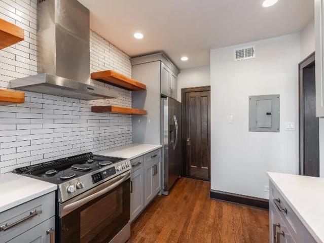 1 Br, 1 bath, Condo 2624 West Devone Avenue