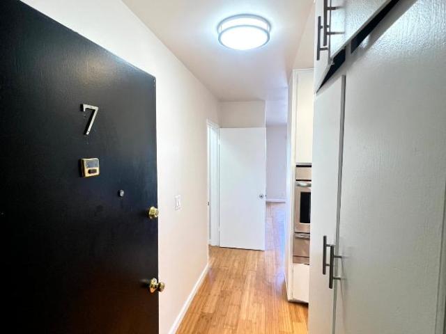 1 Br, 1 bath, Condo 2637 Centinela Ave