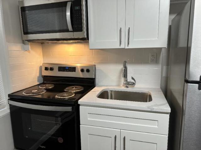 1 Br, 1 bath, Condo 2680 J F Kennedy Blvd