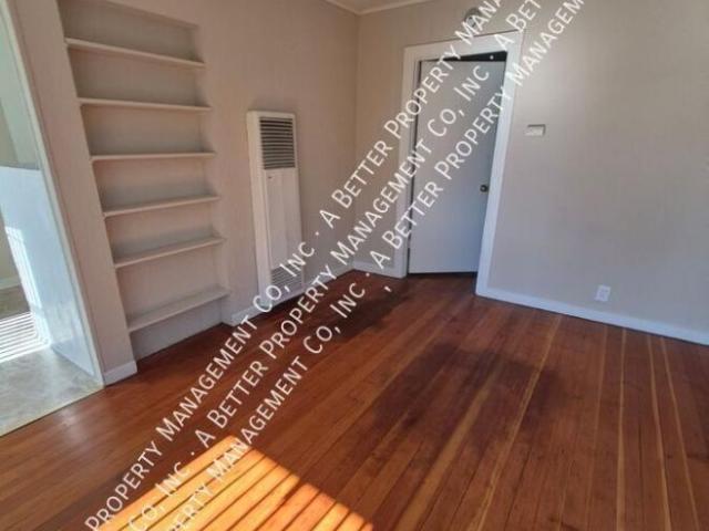 1 Br, 1 bath, Condo 270 Redondo