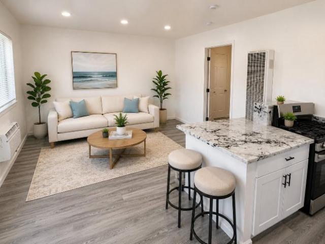 1 Br, 1 bath, Condo 2720 Forrest St