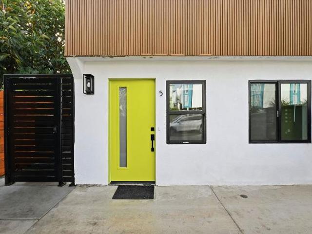 1 Br, 1 bath, Condo 2735 Broadway