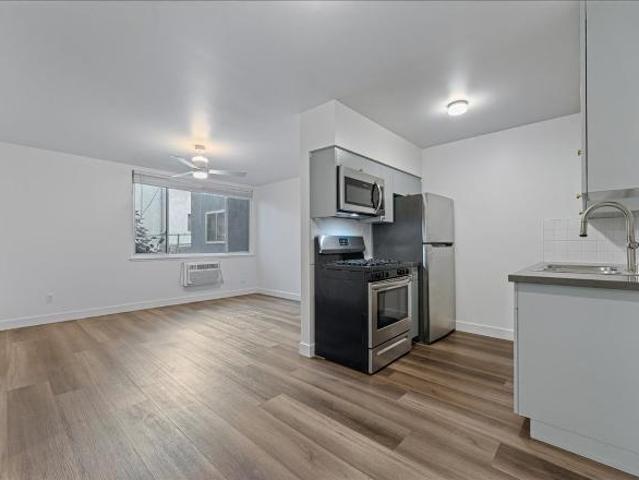 1 Br, 1 bath, Condo 2736 Pomeroy Ave