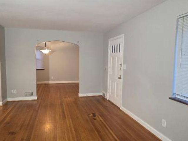 1 Br, 1 bath, Condo 2747 Mckinley Ave