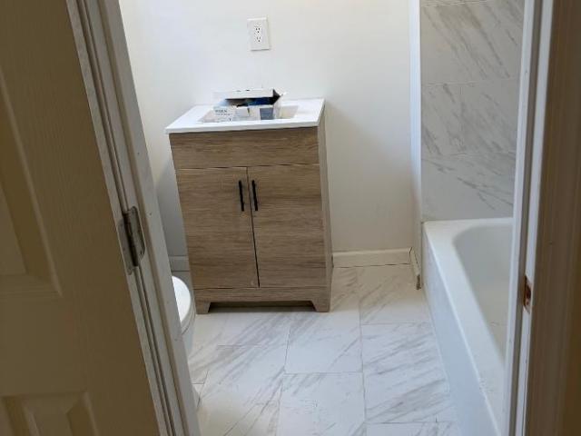 1 Br, 1 bath, Condo 2742 Kensington Ave