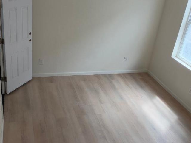 1 Br, 1 bath, Condo 2742 Kensington Ave