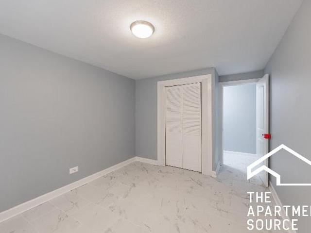 1 Br, 1 bath, Condo 2754 West North Shore Ave