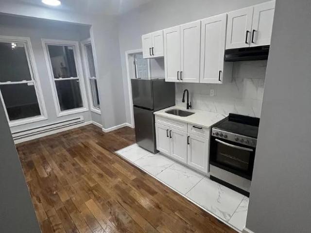 1 Br, 1 bath, Condo 276 Broadway