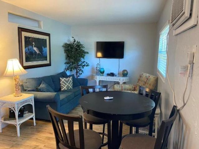 1 Br, 1 bath, Condo 2807 41st Ave N