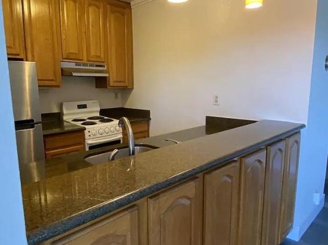 1 Br, 1 bath, Condo 280 Stonegate Cir