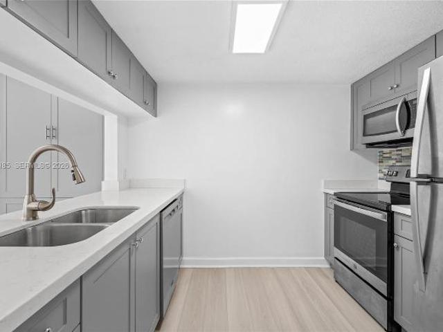 1 Br, 1 bath, Condo 280 SW 20th Rd
