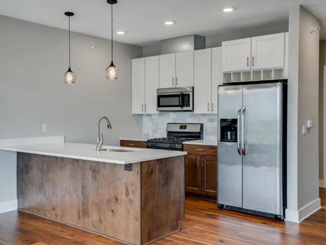1 Br, 1 bath, Condo 2817 Girard Ave S