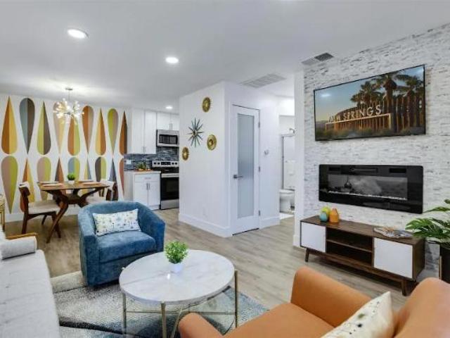 1 Br, 1 bath, Condo 2825 N Los Felices Road