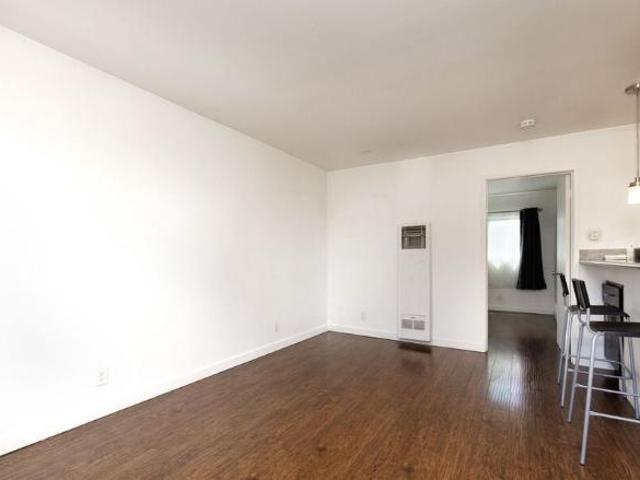 1 Br, 1 bath, Condo 2828 College Avenue