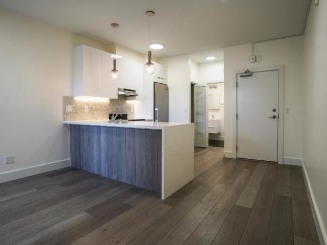 1 Br, 1 bath, Condo 2835 Van Ness Ave