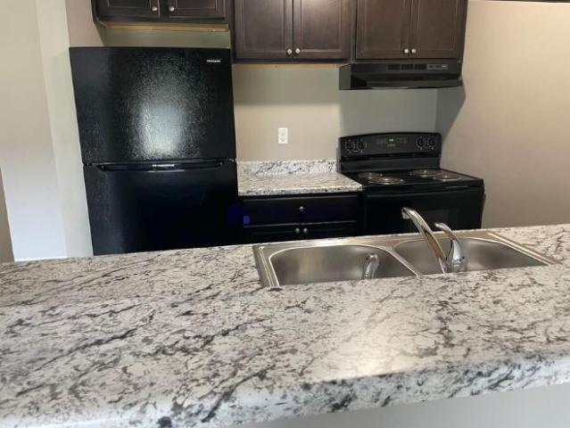 1 Br, 1 bath, Condo 2838 S Osage Ave