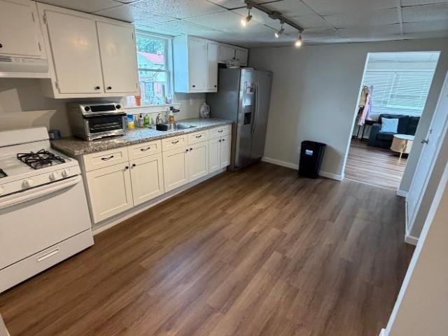 1 Br, 1 bath, Condo 283 Beaver Street